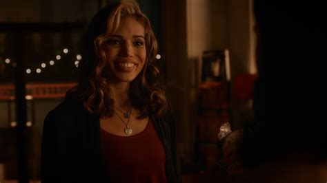 Kendra Saunders Personnage De La Série The Flash