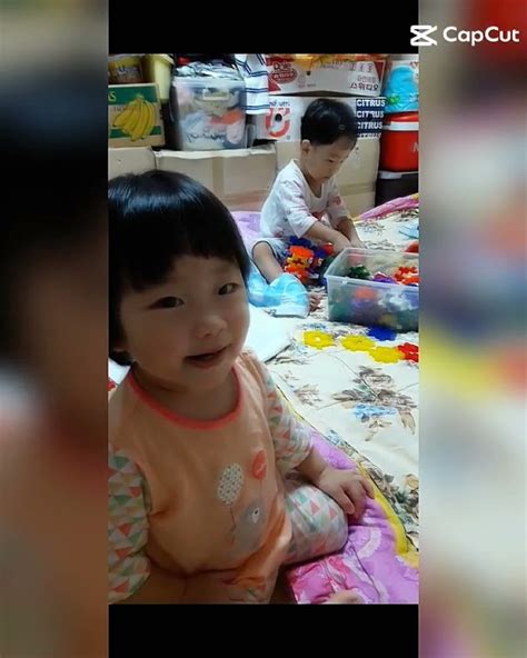 어릴때 사진~~ Youtube