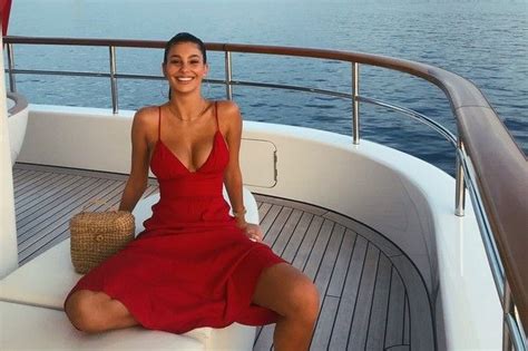 Camila Morrone Notarobot1926