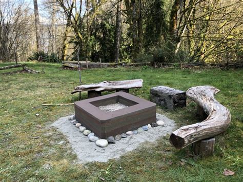 Rammed Earth Fire Pit Alberto Navarro