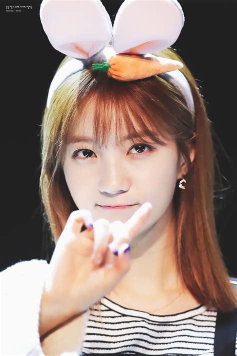 Thoughtful Binnie Scrolller