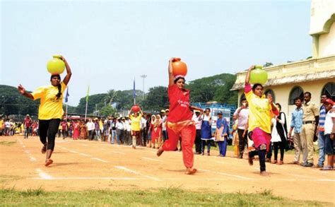 Hunsur Farmers Impress At Raitha Dasara Star Of Mysore