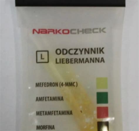 Pełnoletność I Mefedron 18 Letnia Dziewczyna Zatrzymana Przez Policję