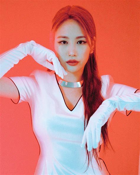 White Gloves 210117 Scrolller