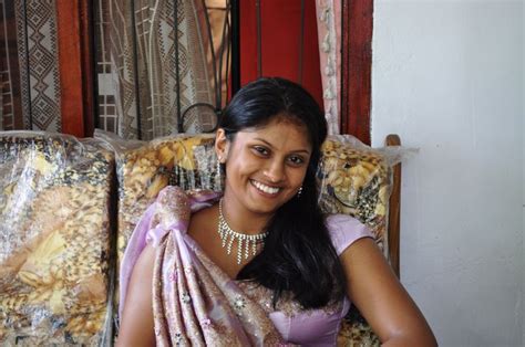 Pin Op Sri Lanka People