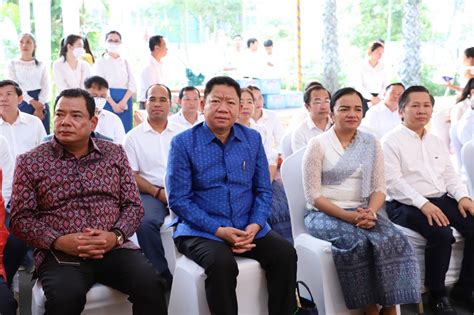 រដ្ឋបាលរាជធានីភ្នំពេញ បានរៀបចំពិធីសូត្រមន្ត រាប់បាត្រព្រះសង្ឃ ចំនួន ៧៥