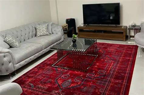 فرش قرمز مبل طوسی دکوراسیونی شیک و چشمگیر 💯