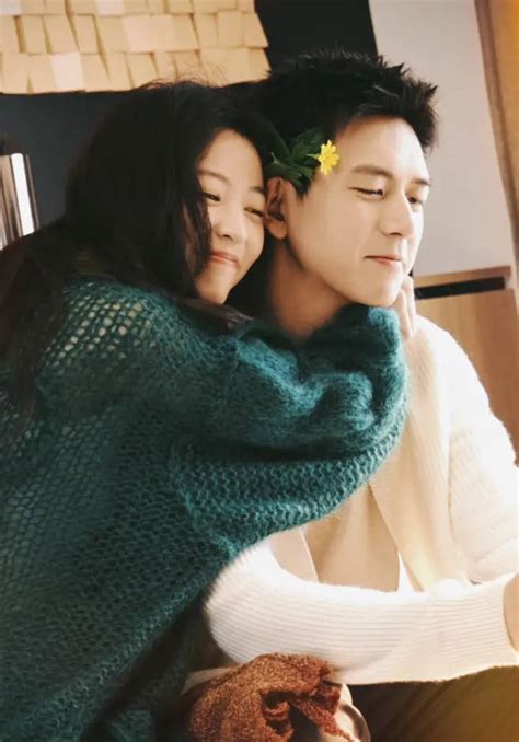 周雨彤为李现簪花好甜蜜 两人主打一个又甜又撩 搜狐大视野 搜狐新闻