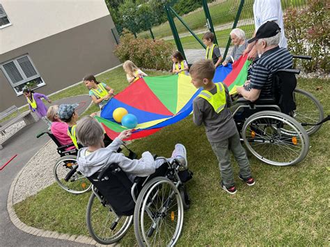 Dan Mladosti Z UČenci Flv Senecura Dom Starejših Občanov Hoče Slivnica