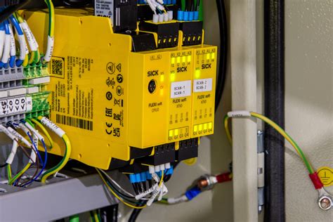 Cda How Sick Robot Safety Enables Machine Tending On Wheels