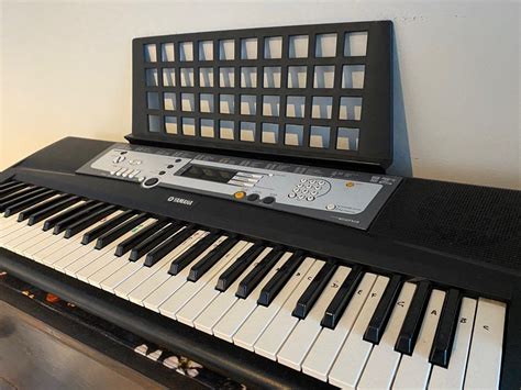 Yamaha E213 Keyboard Hobbies And Toys Music And Media Musical Instruments On Carousell