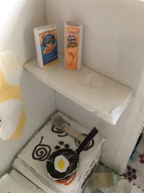 A Babe Of Fish Making Tiny Tiny Houses