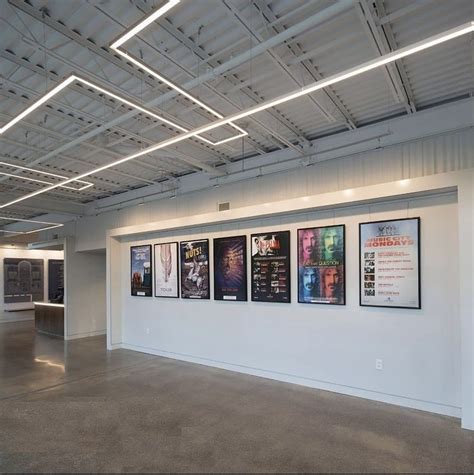 چراغ خطی مشخصات فنی و خرید چراغ خطی توکار و روکار مبنا