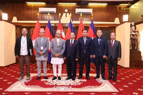 លោក ម៉ម ប៊ុននាង អញ្ជើញជាកិត្តិយសក្នុងជំនួបសម្តែងការគួរសមរវាង សម្តេចវិបុលសេនាភក្តី សាយ ឈុំ