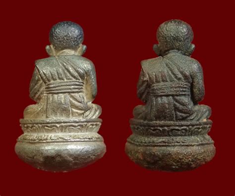 รูปหล่อพิมพ์เบ้าทุบเล็ก หลวงพ่อทวด วัดประสาทบุญญาวาส กรุงเทพ ปี 2540 ในกล่องจะมี 2 องค์ เนื้อ