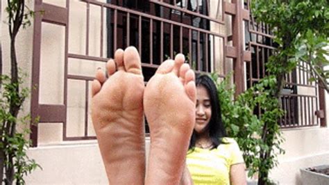 Angies Soles Wiggling And Scrunching Her Toes Thai Girl Feet Clips4sale