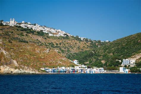 밀로스 섬 백색 도료 전통 가옥 정교회 풍차가 있는 클리마 마을과 플라카 마을 사진 사진 무료 다운로드 Lovepik