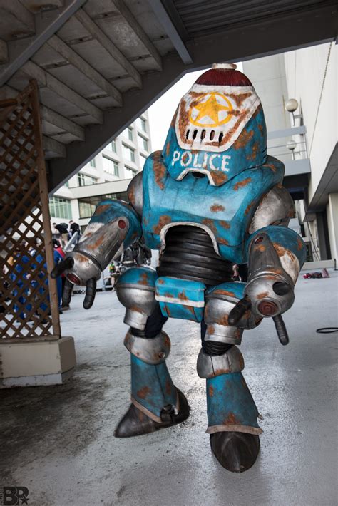 Fallout 4 Protectron Cosplay