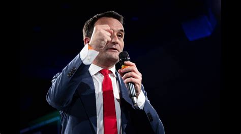 Лидер французских Патриотов Филиппо осудил ЕК за обещанные Зеленскому санкции