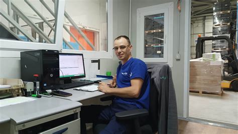 Oamenii De La Demgy Daniel La Pătrat Lie și Barbu Salutfagaras