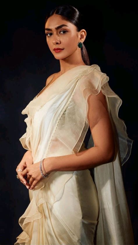 Mrunal Thakur Celebrity Makeup Celebrity Hairstyles Dewy Makeup Look