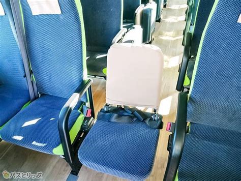狭いと思ってたけど意外と足元にスペースあり。しずてつジャストラインの全国初64人乗り車両の乗り心地をレポート 高速バス･夜行バス･バス
