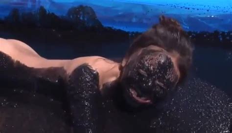 Naked Girl Looses In A Gameshow ThisVid