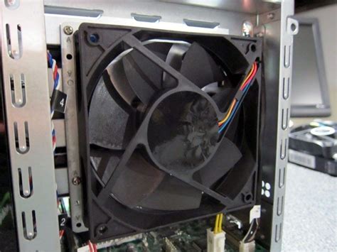 Swapping The Case Fan In The Acer EasyStore