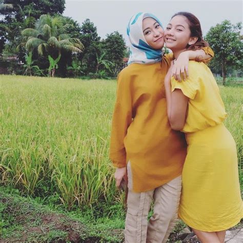 8 Potret Kemiripan Poppy Bunga dan Glenca Chysara Bak Kembar, Tante Keponakan Sama-Sama ...