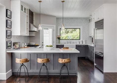10 Stunning Grey And White Kitchen Design Ideas