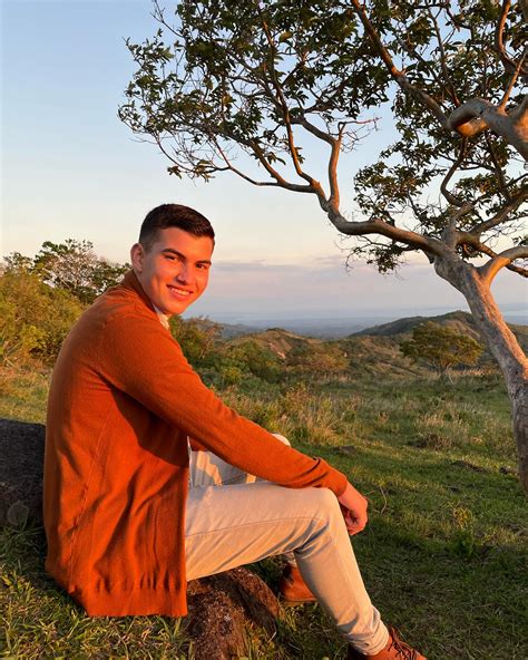 Bryan Varela Bryanvr • Instagram Photos And Videos