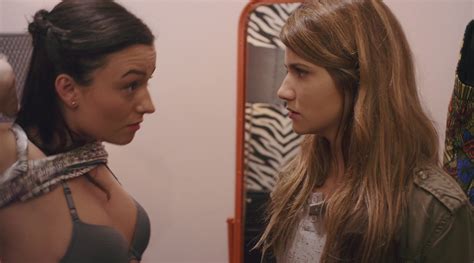 Natasha Negovanlis Nue Dans Almost Adults