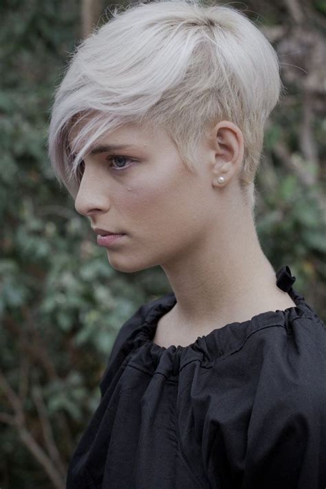 Short Hairstyles For Thin Hair Women Hairstyle Ideas Pop Haircuts