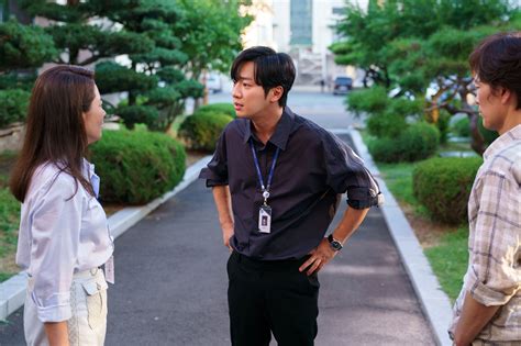 미치지 않고서야 정재영 문소리 이상엽 김가은 촬영장 뒷모습 찰칵 미치지 않고서야 정재영 문소리 이상엽 김가은 촬영장 뒷모습 찰칵