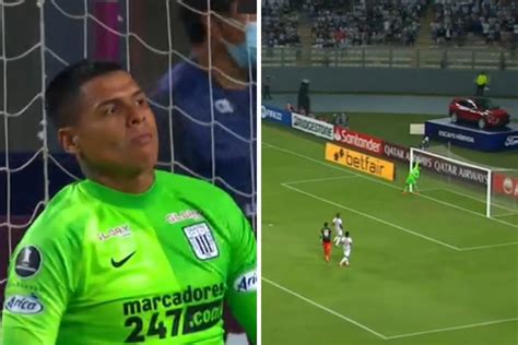 安杰洛·坎波斯在 Alianza Lima Vs River Plate 中以惊人的救援炫耀 Infobae