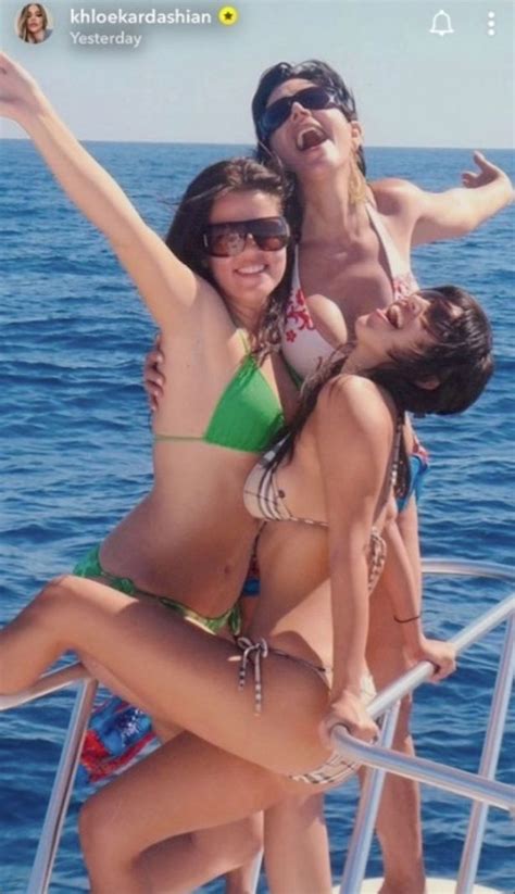 Khloe Kardashian Stuns In Unseen Throwback Snap With Kim And Mum Kris