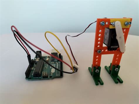 Controlando Un Servomotor Desde El PC Jjosemayorga