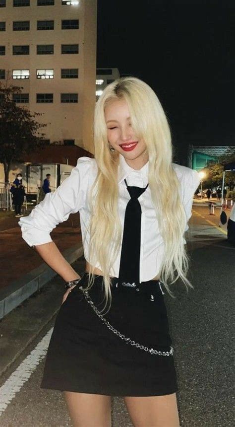 Pin De Hysie Park Em G I DLE Kpop Feminino Soyeon Roupas Coreanas
