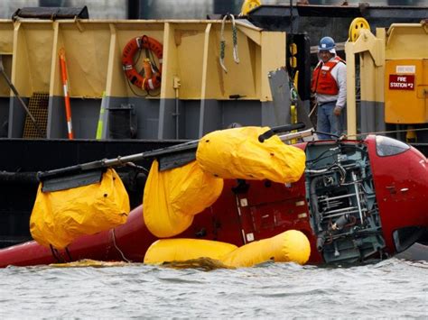 Срушио се хеликоптер у Њујорку има жртава ВИДЕО