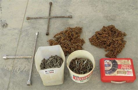 D 159 Tire Chains Tire Irons Pickett Auction Service