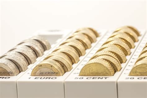 무료 이미지 사업 자료 닫다 상표 현금 은행 통화 유로 동전 구하다 출납원 센트 금속 돈 재원 느슨한 변경 점검 지불 정금