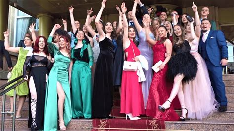 Абитуриенти 2023 Абитуриентски бал на Художествената гимназия и СУ Св св Кирил и Методий