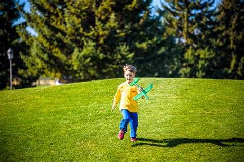 일몰에 자연에서 여행의 비행기 꿈어린이 조종사 비행사 개념에 대한 스톡 사진 및 기타 이미지 개념 기록보관용 꿈꾸기
