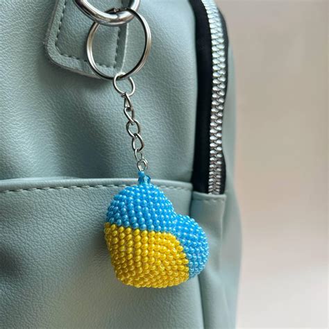 Купити Патріотичний брелок у формі серця підвіска в машину брелок з бісеру ручної роботи