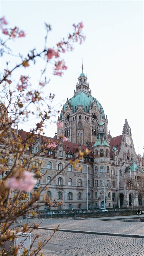건물 외장 뉴타운 홀 도시 도시들 독일 돔 랜드마크 봄 수직 쐈어 정부 지역 랜드마크 하노버에 관한 무료 스톡 사진