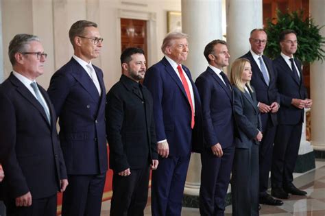 Tall Tale Trump Exposed In Photo Op That Shatters 6ft 3in Height Claim