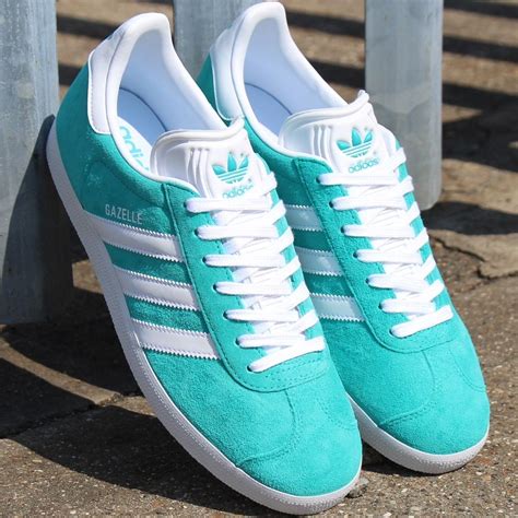 Pin di Curtley su Kicks