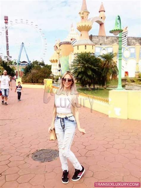 Gaby Abelha Acompanhante Travesti • Transex Luxury