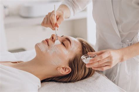 Tretinoin Vs Isotretinoin The Great Acne Conundrum Health Linear