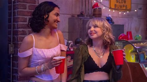 ‘sex Lives Of College Girls Is Back Newcomer Mia Rodgers On Working With God Mindy Kaling